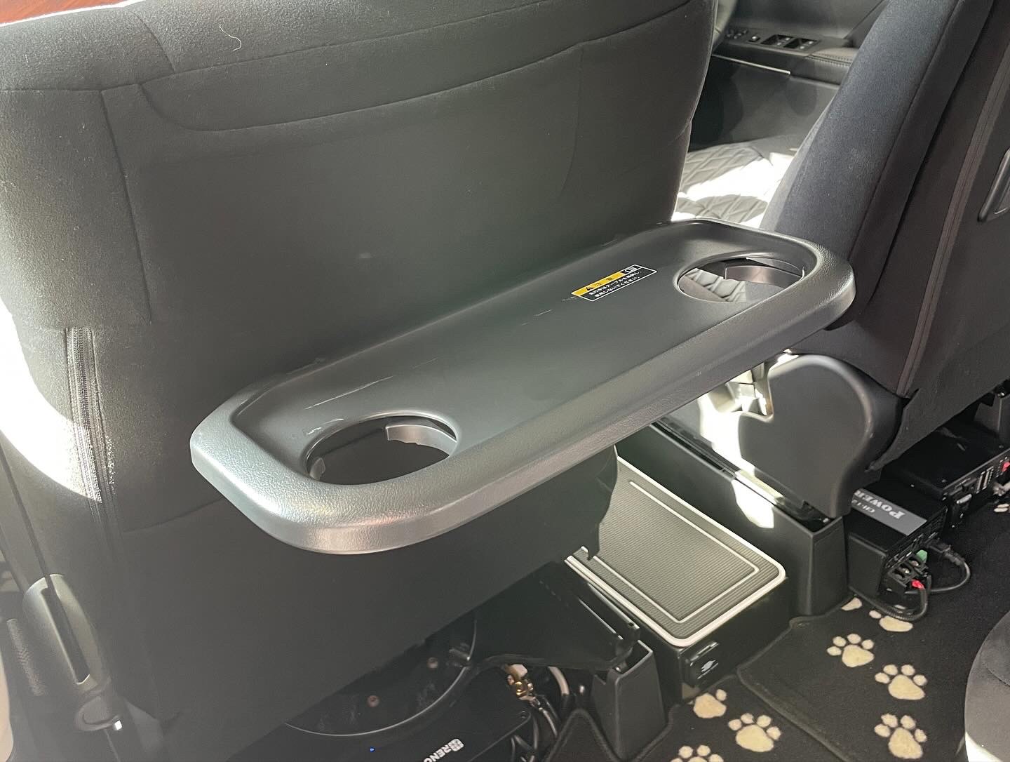 デリカD5専用パーソナルテーブルキット | MDF EQUIPMENT