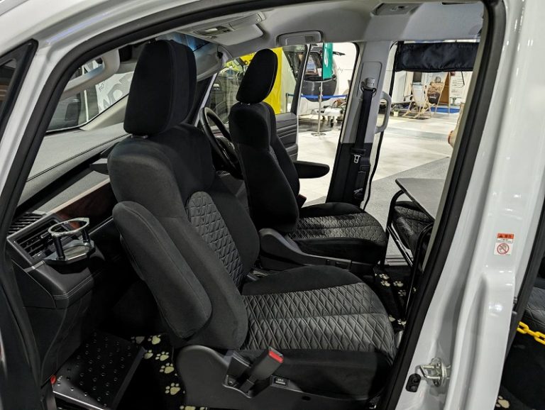 三菱 デリカD5 回転シート | MDF EQUIPMENT